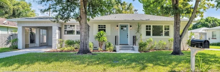 Modern 2br/2ba Near Downtown Lakeland. - Lakeland, FL