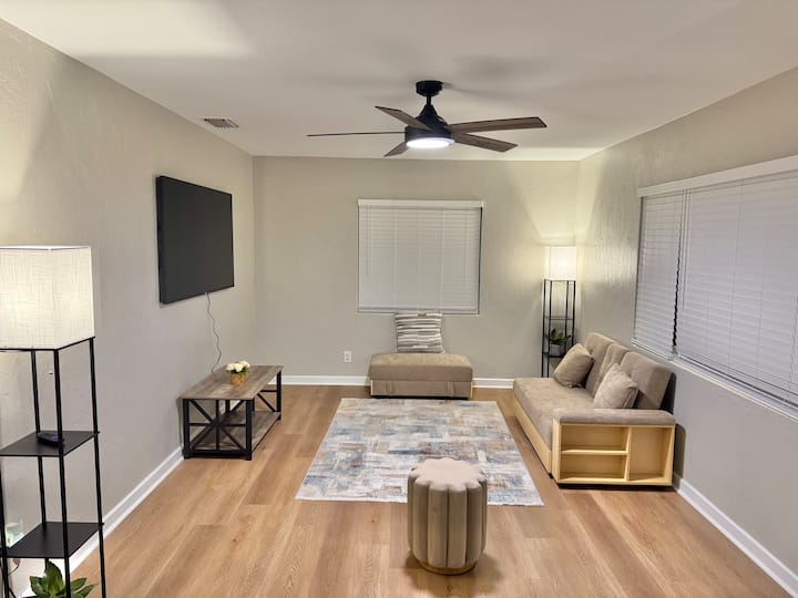 Modern 2br/2ba Near Downtown Lakeland. - Lakeland, FL