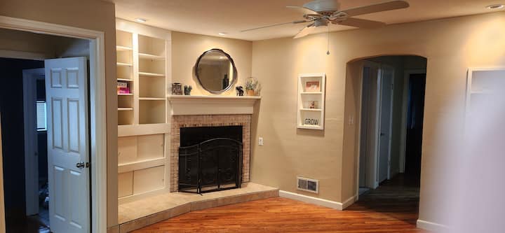 Surprising Fort Wayne Home - Fort Wayne, IN