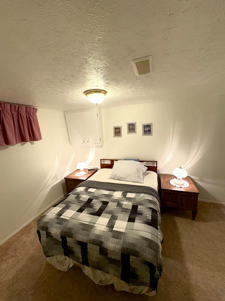 Cozy Italian Private Basement – Safe Area. - Sault Ste. Marie