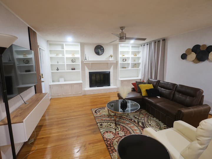 Cozy Three Bedroom House. - Snellville, GA