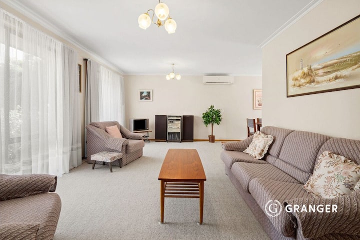 Peninsula Nights At Nonna’s! Retro Bliss Awaits! - Arthurs Seat