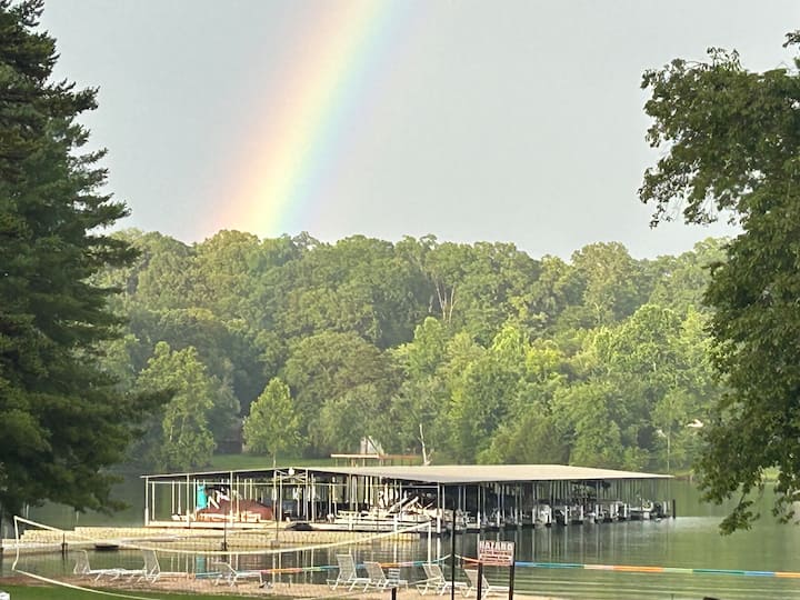 Elk Valley Cottage & Free Boat Slip @ Shelter Cove - Watts Bar Lake, TN