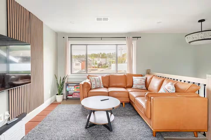 The Orchard House In The Best Location - Half Moon Bay, CA