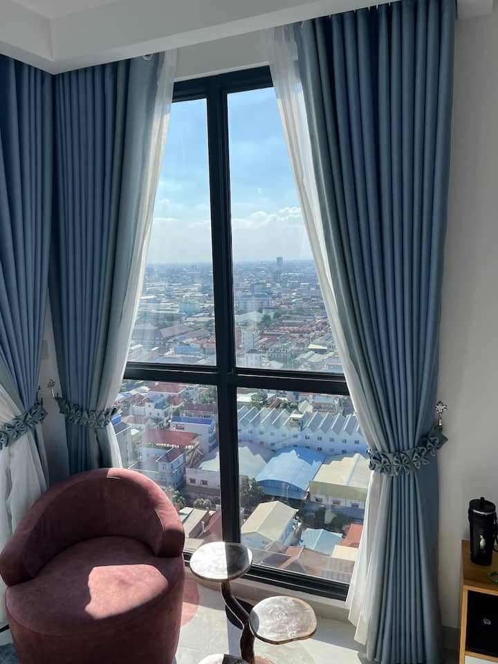 Luxury Apartment With Sunset Views + Pool And Gym - Phnom Penh