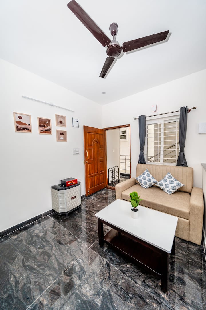 Gk - 304 Btm/hsr/silk Board/madiwala - Bangalore