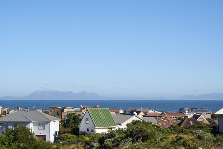 Cape Holly Beach House - Pringle Bay