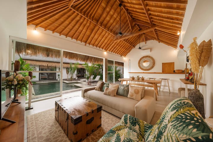 *New* Tropical Retreat 2br Villa In Seminyak - Indonesia