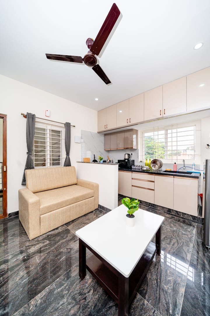 Gk - 204 Btm/hsr/silk Board/madiwala - Bangalore