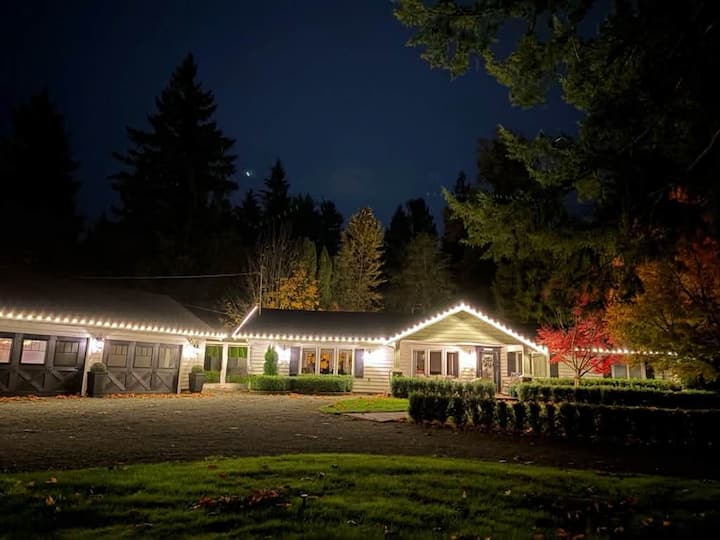 Beautiful Spacious Rambler With Acreage - Monroe, WA