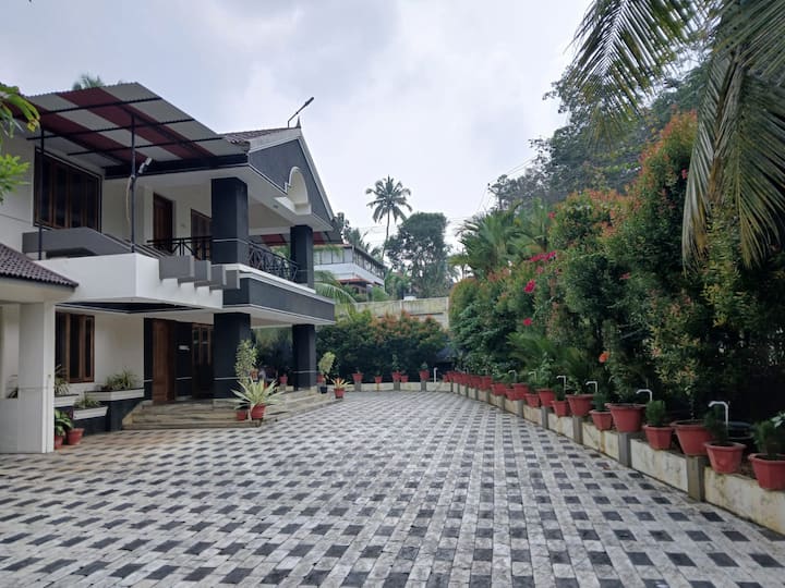 Big Villa In A Village With Good Road Access -