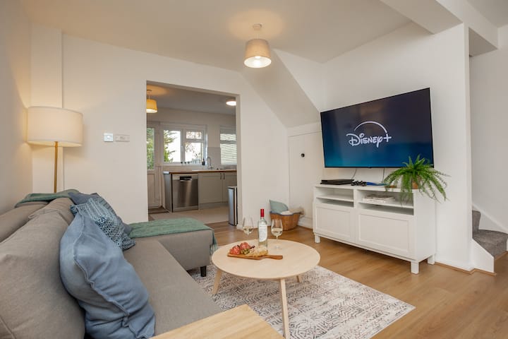 Modern 3 Bed Contractor, Family, Central Melton - Melton Mowbray