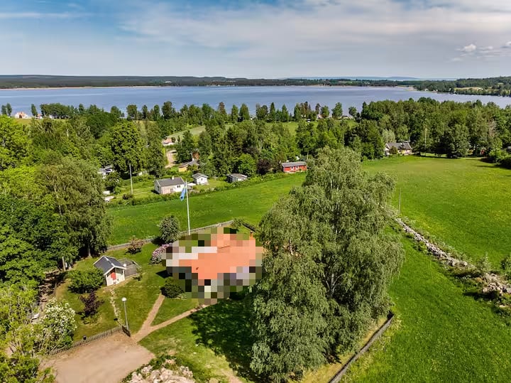 Mongolian Yurt By Lake Rent Out With Guest House - Hjo
