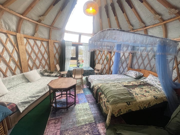 Unique Mongolian Yurt By Lake With Guest House - Hjo