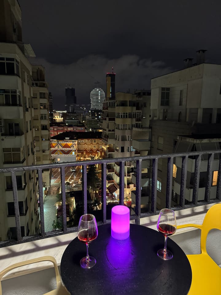 Tirana City Center New Bazaar Essil Flat + Parking - Tirana