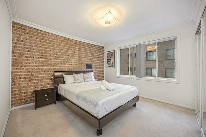 Prime Bankstown Stay | Walk To Station, Shops - Auburn