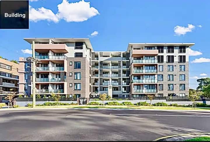 Spacious Apartment In Blacktown - ブラックタウン