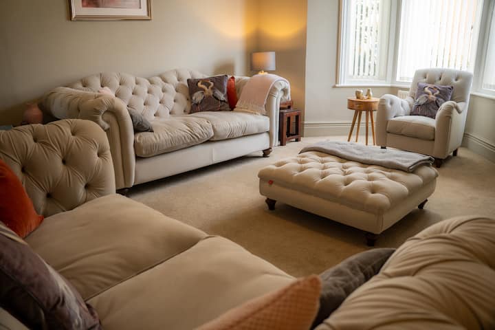 The George • Calm By The Coast - Tynemouth