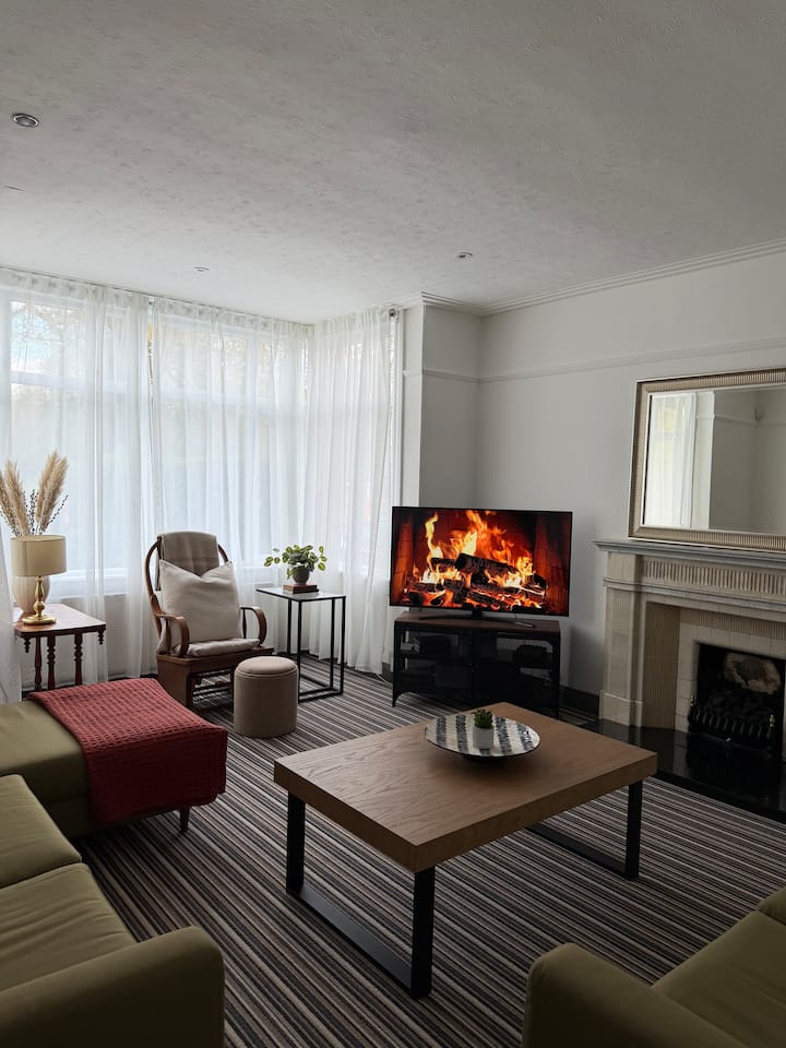 Spacious Luxury Home In Belfast’s Elite Location - Belfast