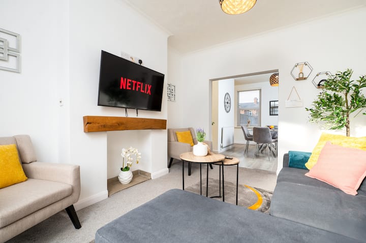 Luxury Spacious Home | Parking | Garden - Cleethorpes