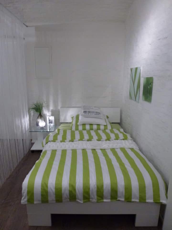 Modernes Appartment Im Souterrain, Eigener Zugang - Bonn