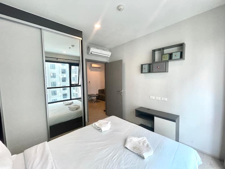 The Base 市中心位置便利交通便捷周围小吃夜市药店环绕不出门直达海滩一居室公寓 - Pattaya