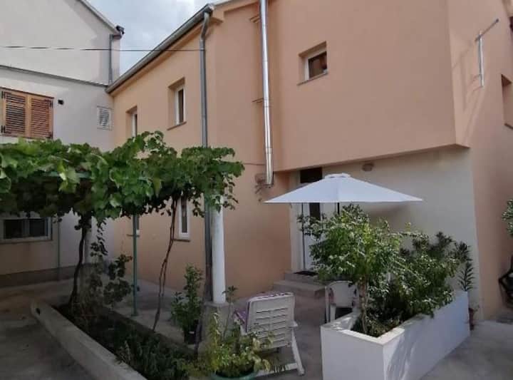 Holiday House Emma Two Bedroom Home With Terrace - Šibenik