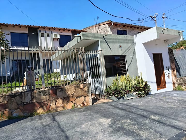 Habitación Brown Cómoda Y Confortable - Clorinda