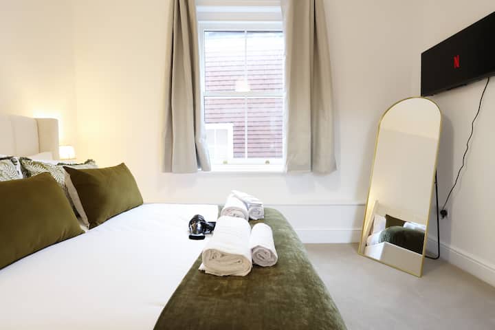 Central Ledbury Apartment /Sleeps 7/ Longer Stays - Ledbury