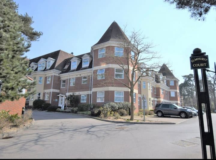 A Ground-floor Purpose Build Two Beds Flat. - Bracknell