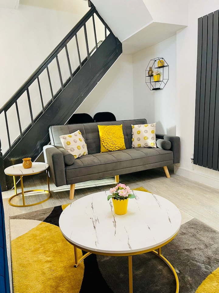 Karin House-brand New 4 Bdr Business Family 20%off - Newport