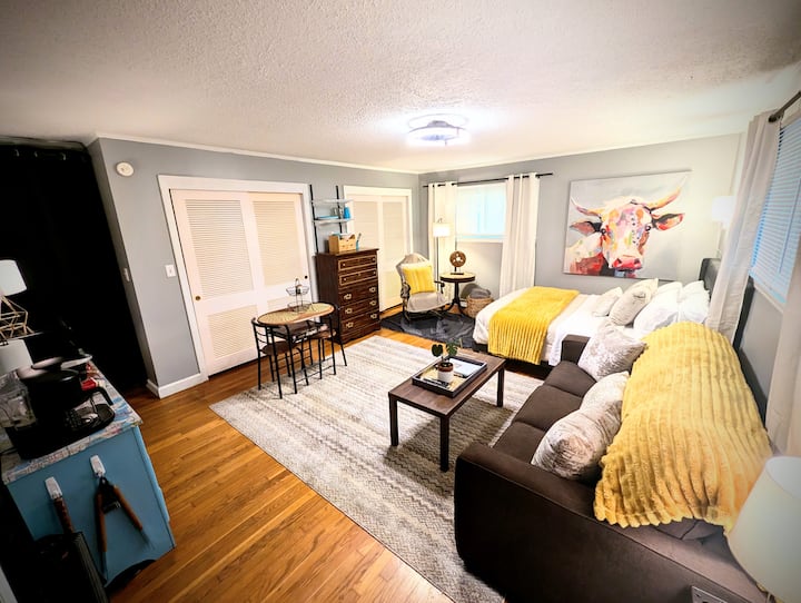 Appalachian Cottage With Hot Tub, Near Everything! - Johnson City, TN