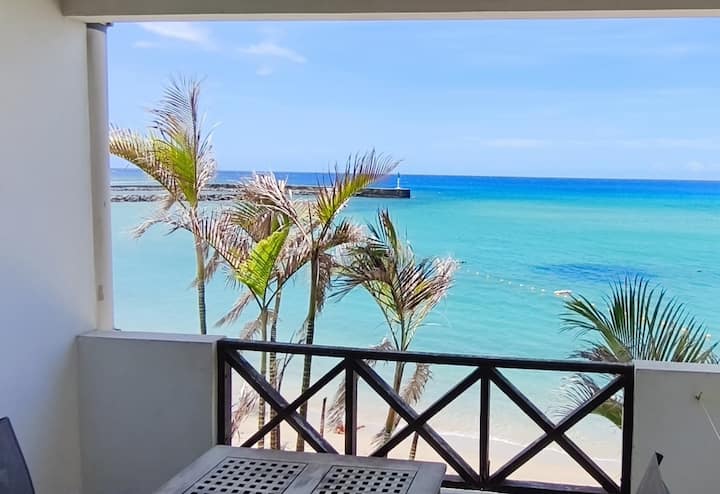 Saint Gilles Les Bains Sur Plage Des Roches Noires - Saint-Gilles les Bains