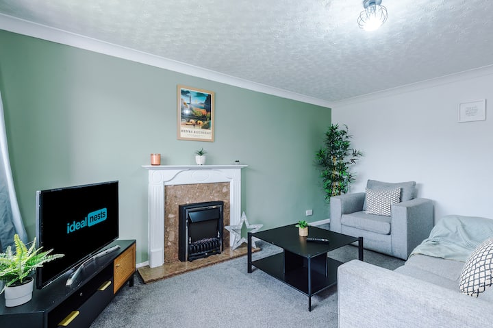 New! Family & Contractor-friendly | Drive | Darts - Stockport