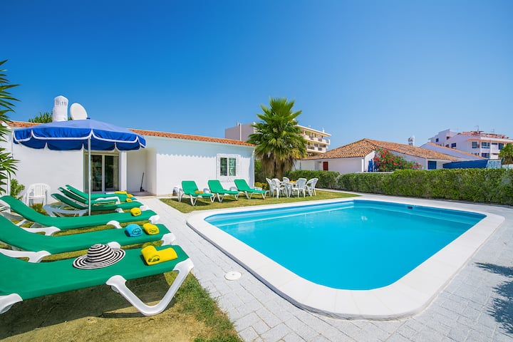 Villa Andorinha Sun-soaked Days Party At Night - Albufeira