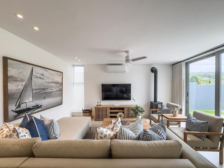 Boardwalk Bliss Beautifully Furnished Townhouse - Plettenberg Bay