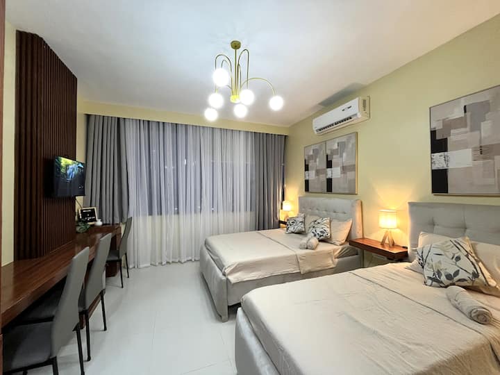 Avenir Condo Spacious & Cozy Staycation W/ Wi-fi - Lahug