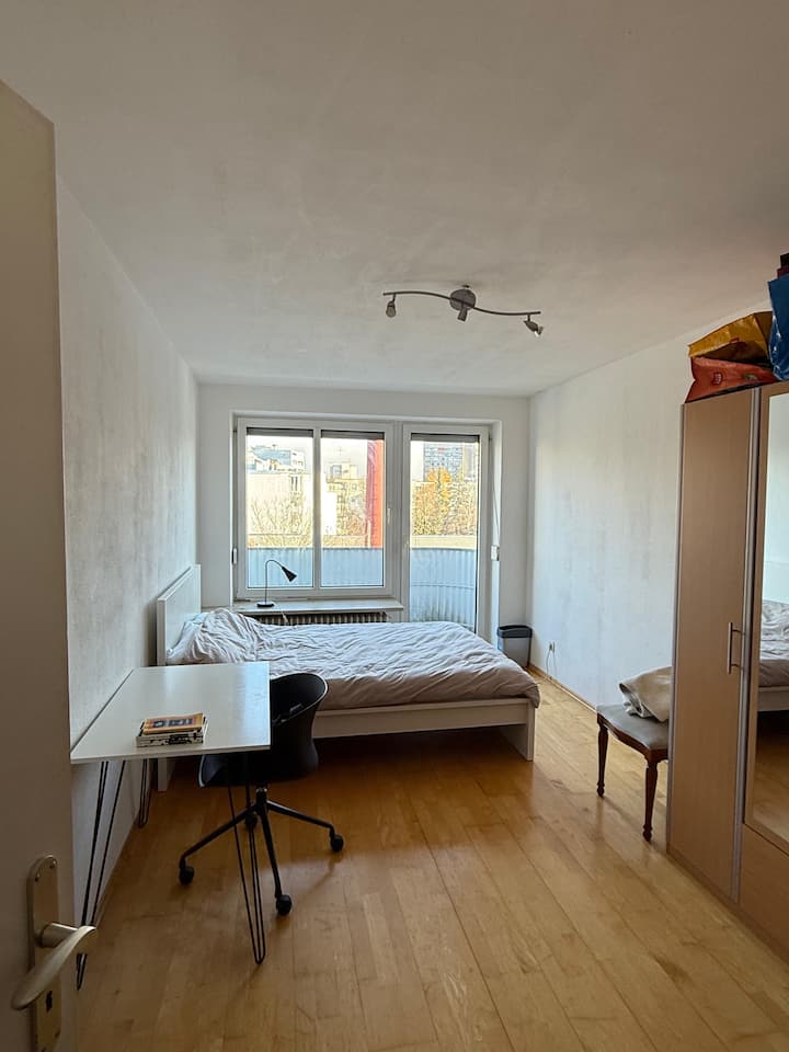 Bright Room For Rent -Munich Excellent City Access - Munich