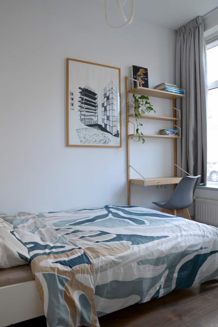 Private Room + Bathroom, Near Ahoy And Maassilo - Rotterdam
