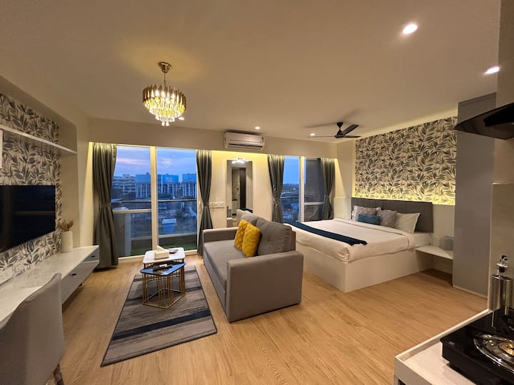 The Casa Vellichor| Near Airport| Luxe| - Pune