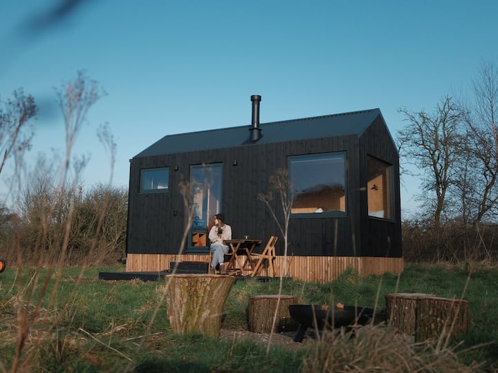 Unyoked Off-grid Cabin - Ines - Tarporley