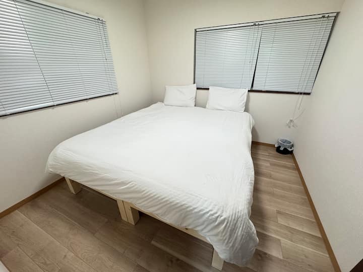 関空近く新装 ・2階フロア貸切・寝室2室・最大4名・リビング付き・駅徒歩3分・コンビニ徒歩2分 - Kansai Airport (KIX)