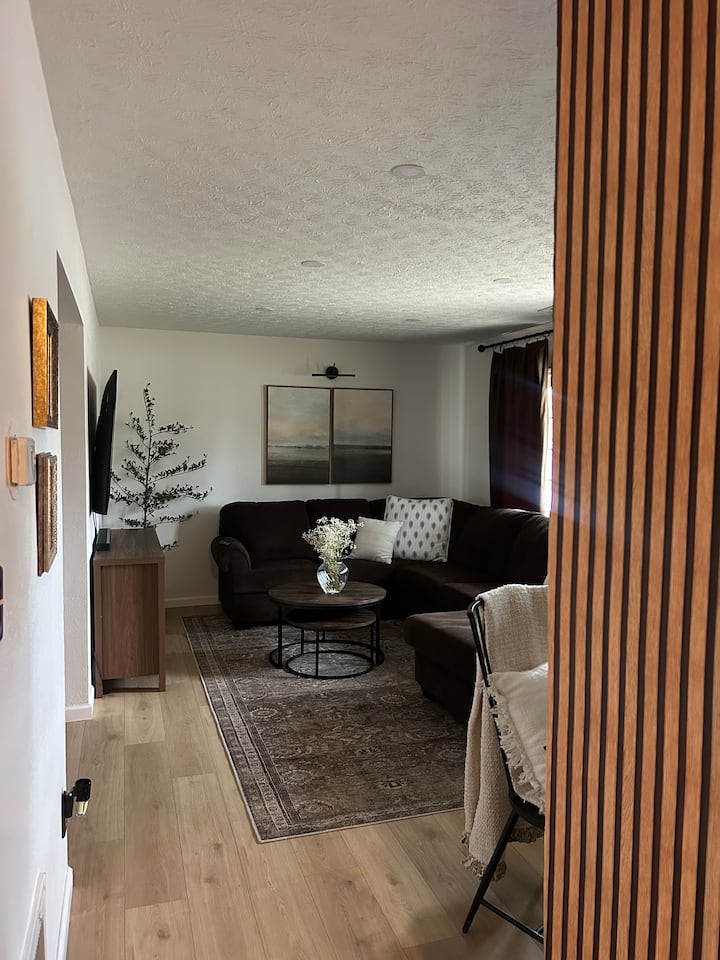 3br Organic Modern Home Near The Greene + Hot Tub - Beavercreek, OH