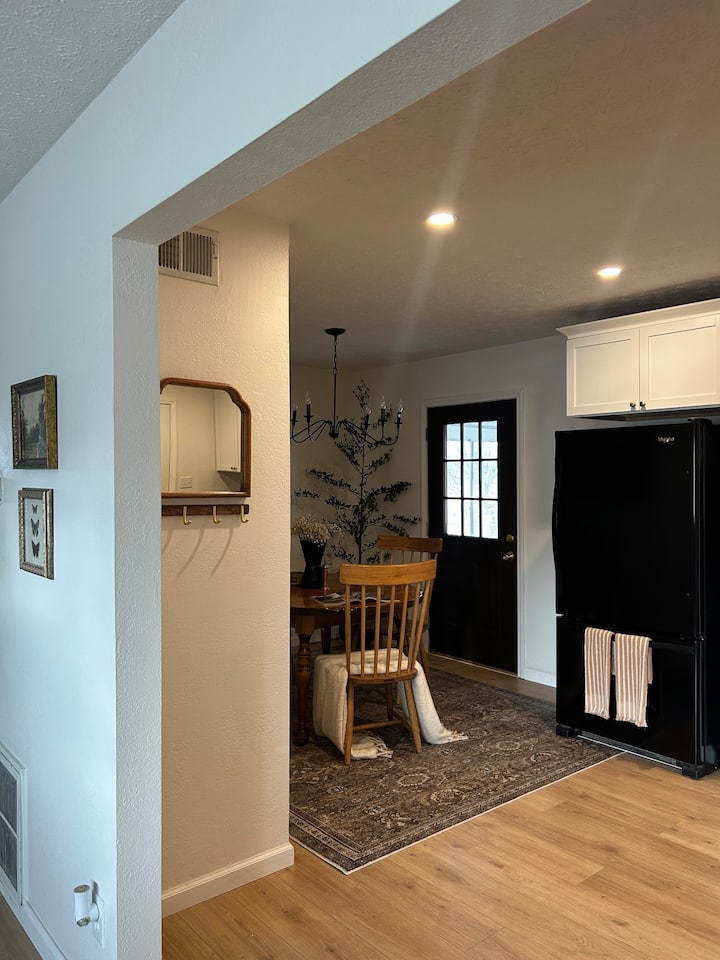 3br Organic Modern Home Near The Greene + Hot Tub - Beavercreek, OH