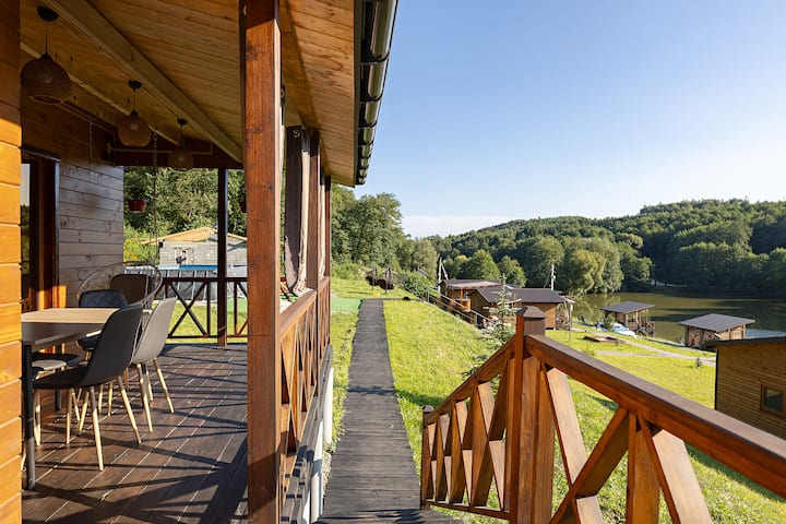 White Horvat будинок великий біля озера - Новый Роздол