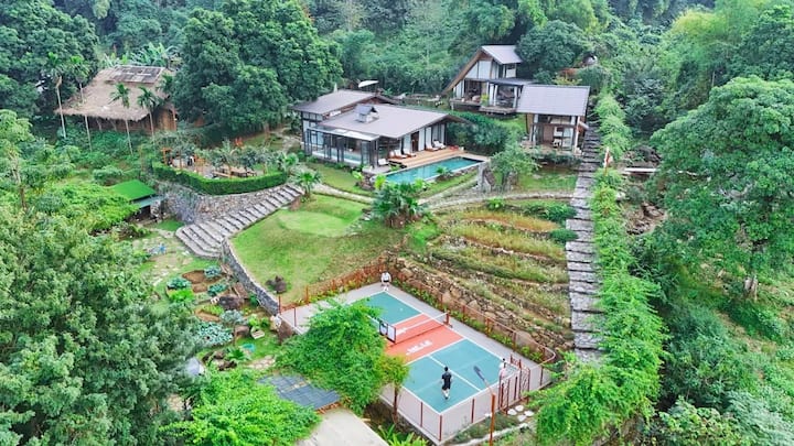 A Little Hill Retreat
Private Pool And Heated Pool - China
