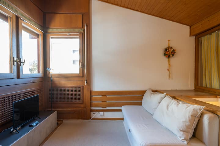 Relax On The Sofa With Mountain Views- Bright 1br - Samaden