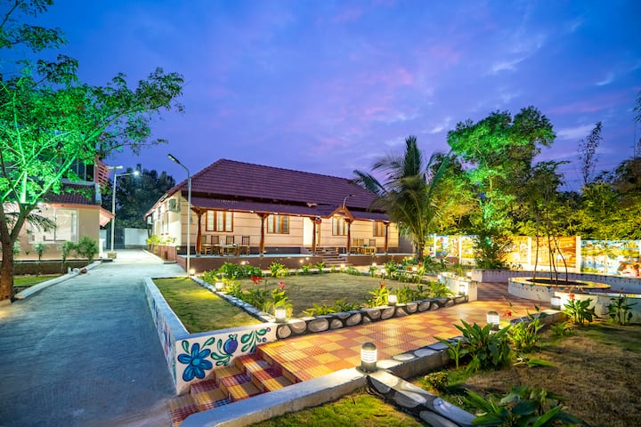 Spacious Play-zone Suite W/ Access To Shared Pool - Kanakapura