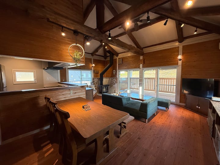 2025年12月オープン！冬は一面の雪景色、夏はコシヒカリの棚田が広がるモダンなコンドミニアム - Yuzawa