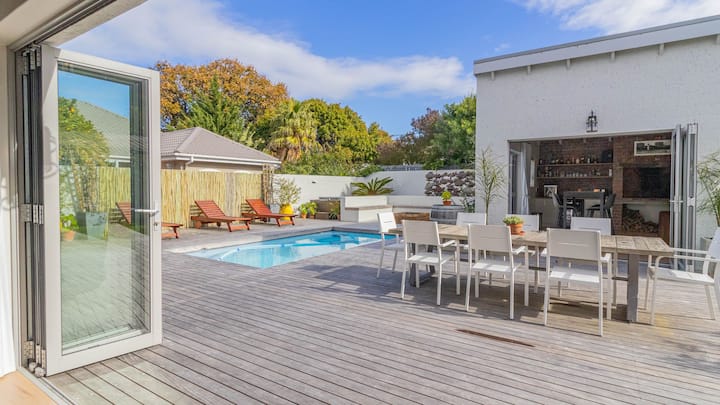 Modern Retreat W/ Private Pool, Hot Tub & Fire Pit - Hermanus